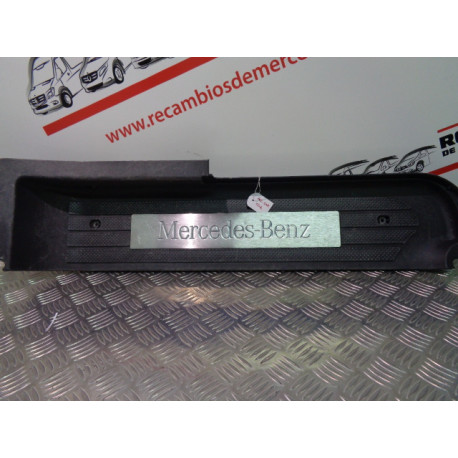 Moldura Escalón Conductor Mercedes Vito/Viano W639 · Recambios Mercedes